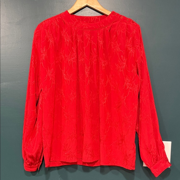 Susan Hutton | Tops | Susan Hutton Festive Blouse With A Floral Print ...